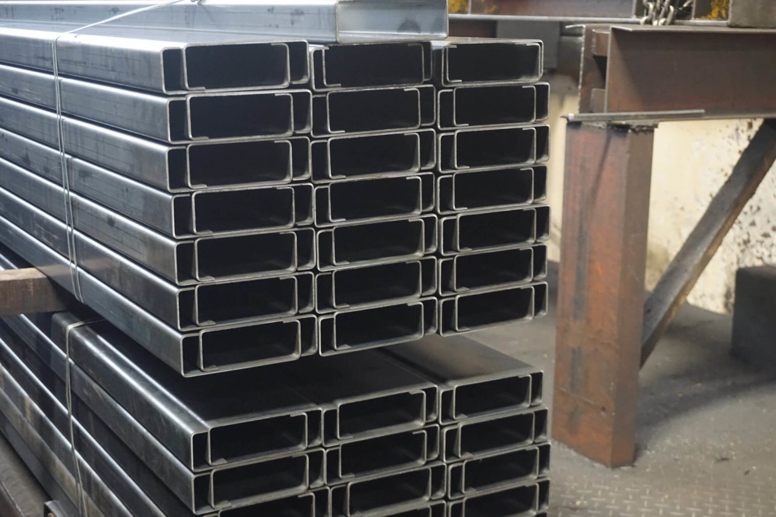 C Purlins vs Z Purlins: What's the Difference?